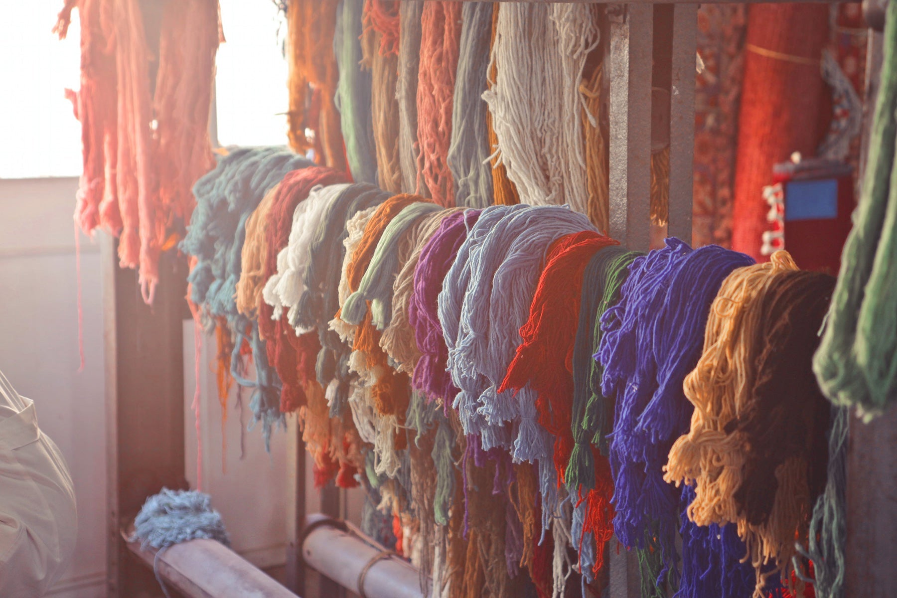 Handmade vs Machine-Made Rugs: An In-Depth Comparison and Guide ...