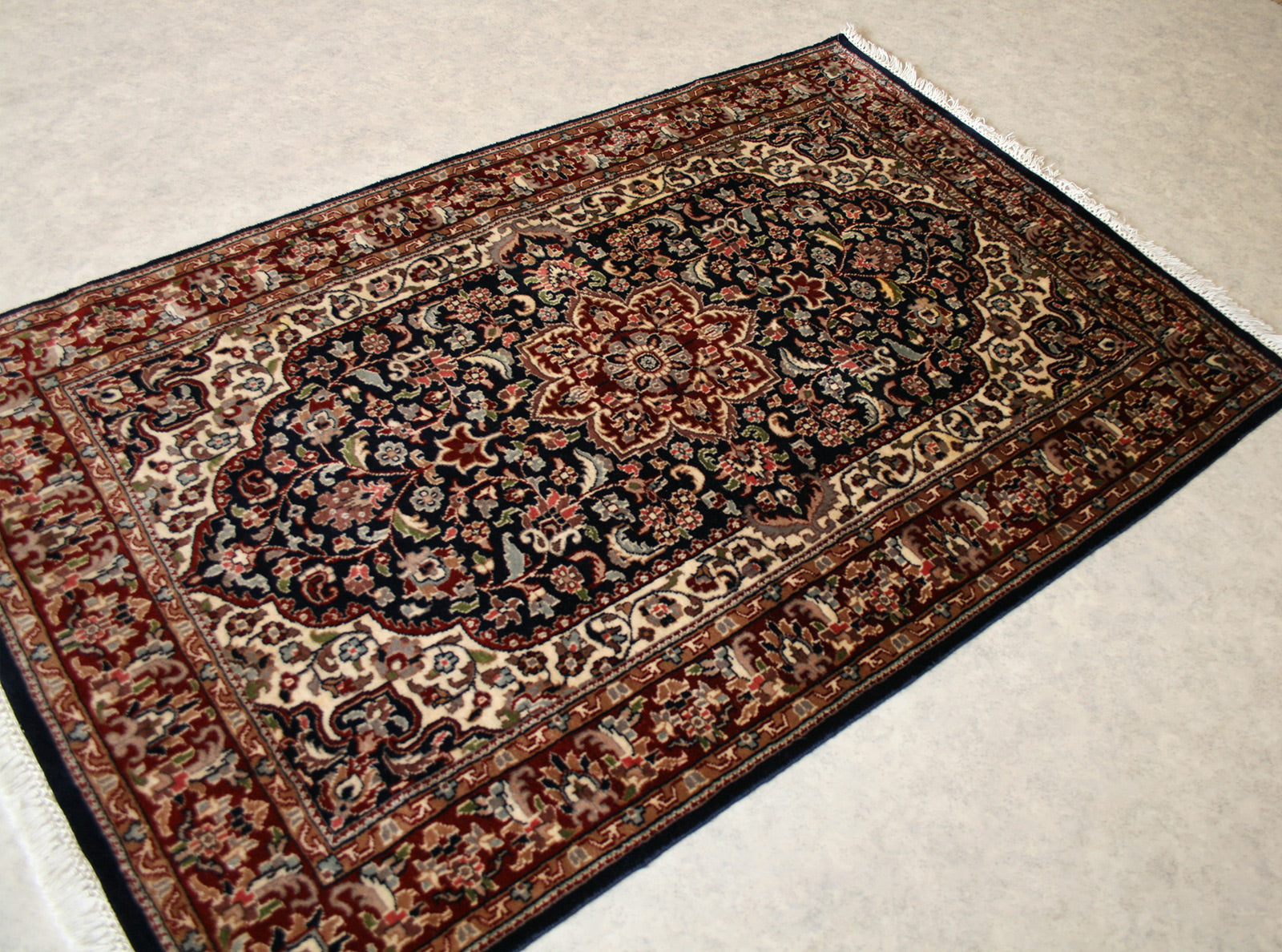 Hand-Knotted Pak-Persian Qom Rug - Ref: 2002 - 182 x 120cm – Little-Persia