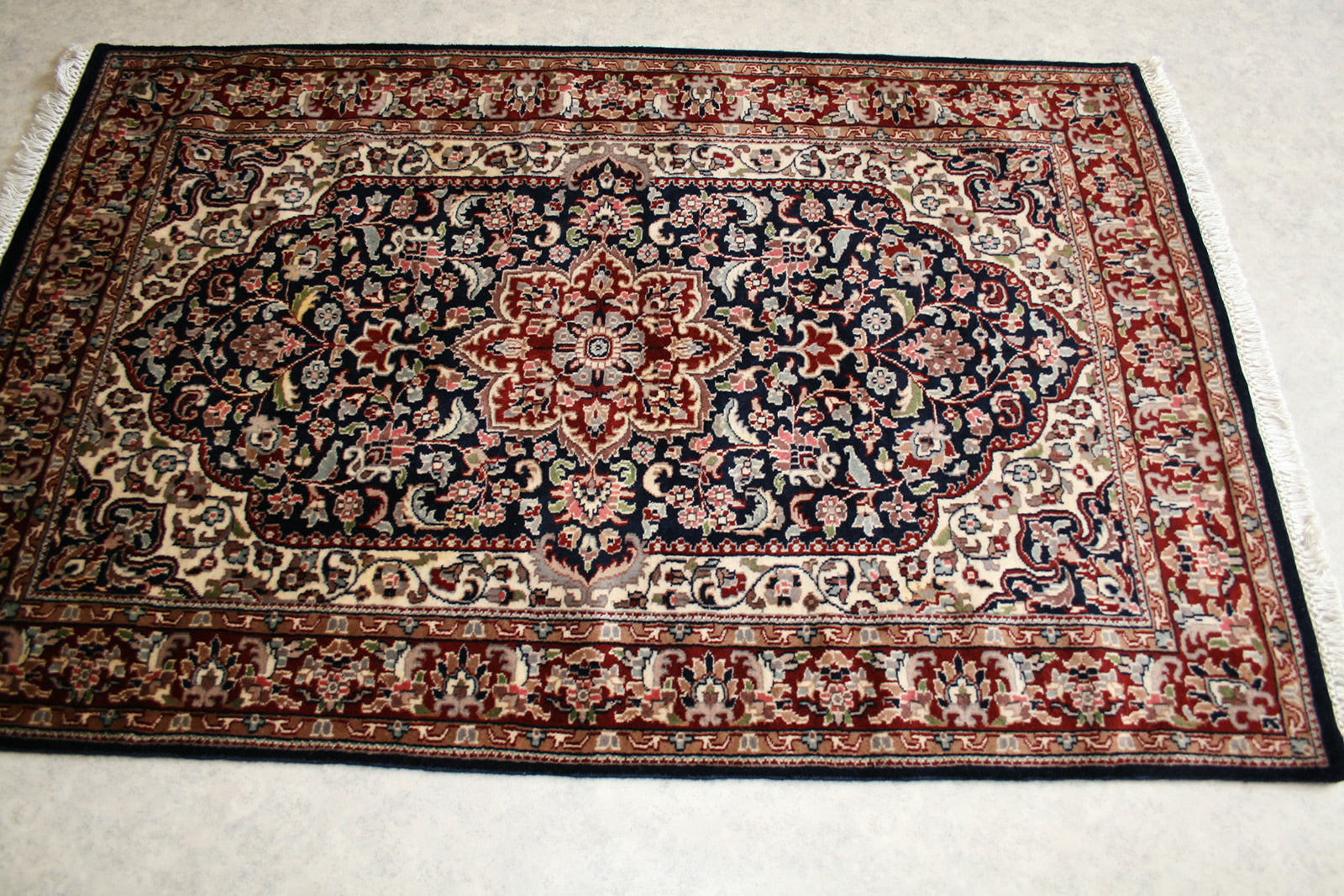 Hand-Knotted Pak-Persian Qom Rug - Ref: 2002 - 182 x 120cm – Little-Persia