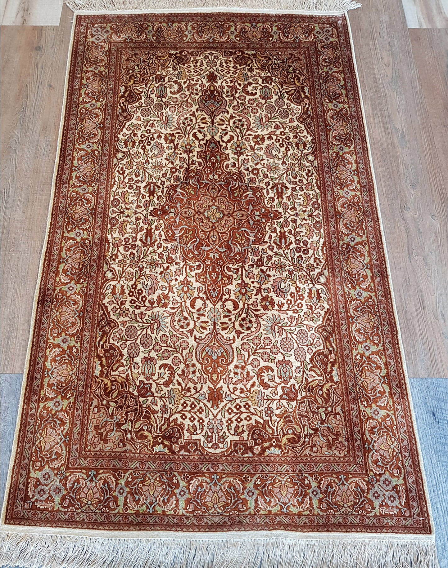 Hand-Knotted Indian Kashmir Silk Rug - Ref: 2604 - 154 x 93cm – Little ...