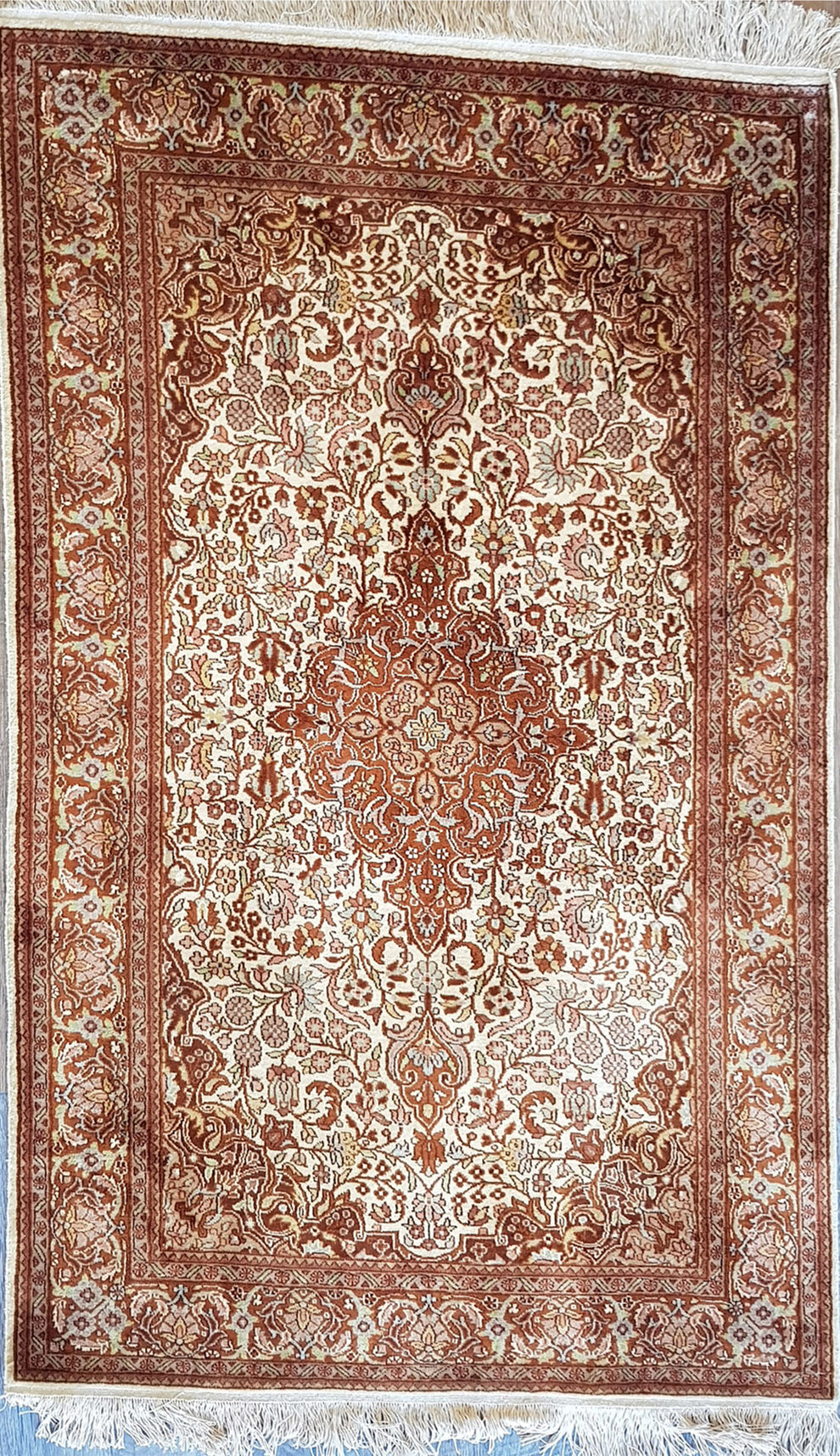 Hand-Knotted Indian Kashmir Silk Rug - Ref: 2604 - 154 x 93cm – Little ...