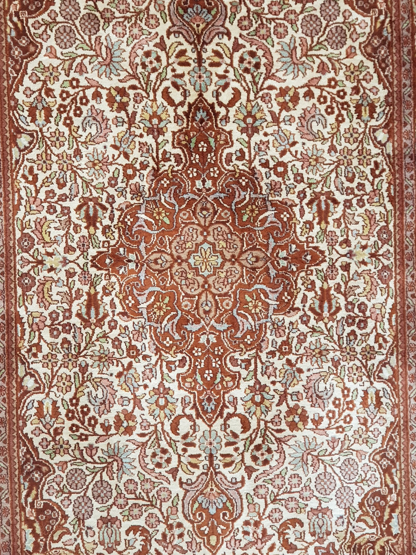 Hand-Knotted Indian Kashmir Silk Rug - Ref: 2604 - 154 x 93cm – Little ...