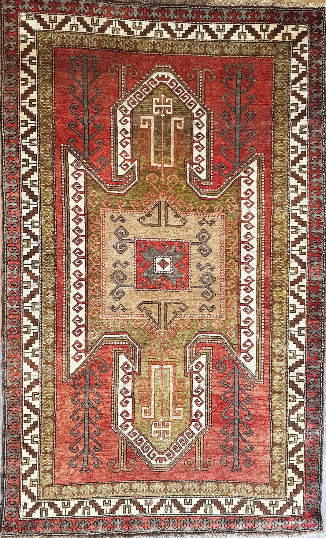 Taspinar Rug History & Origin Guide – Little-Persia