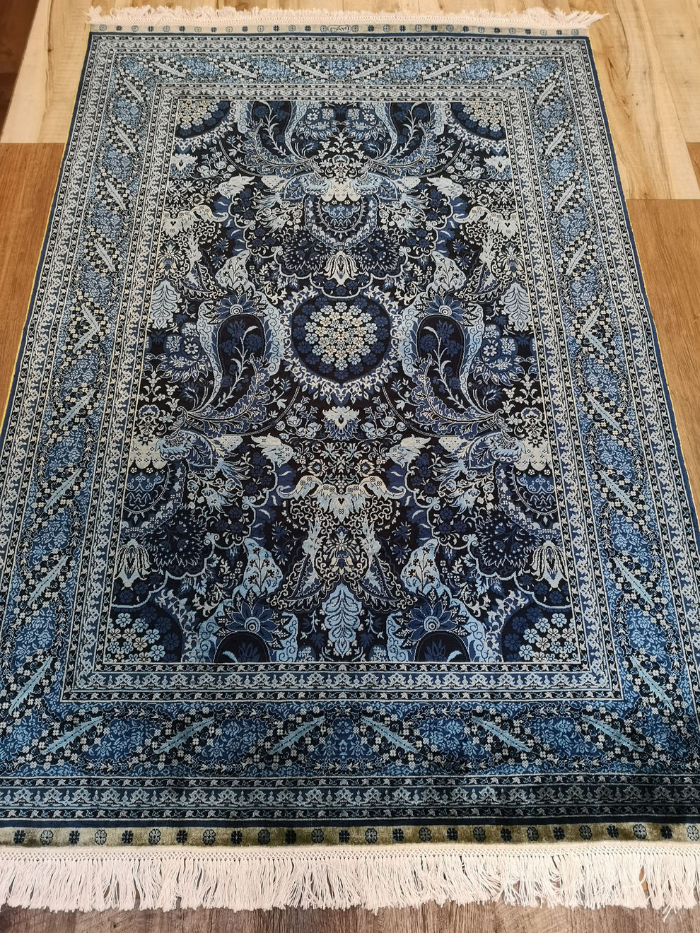 Hand-Knotted Chinese Qom Silk Rug - Ref: 2673 - 183 x 125cm – Little-Persia