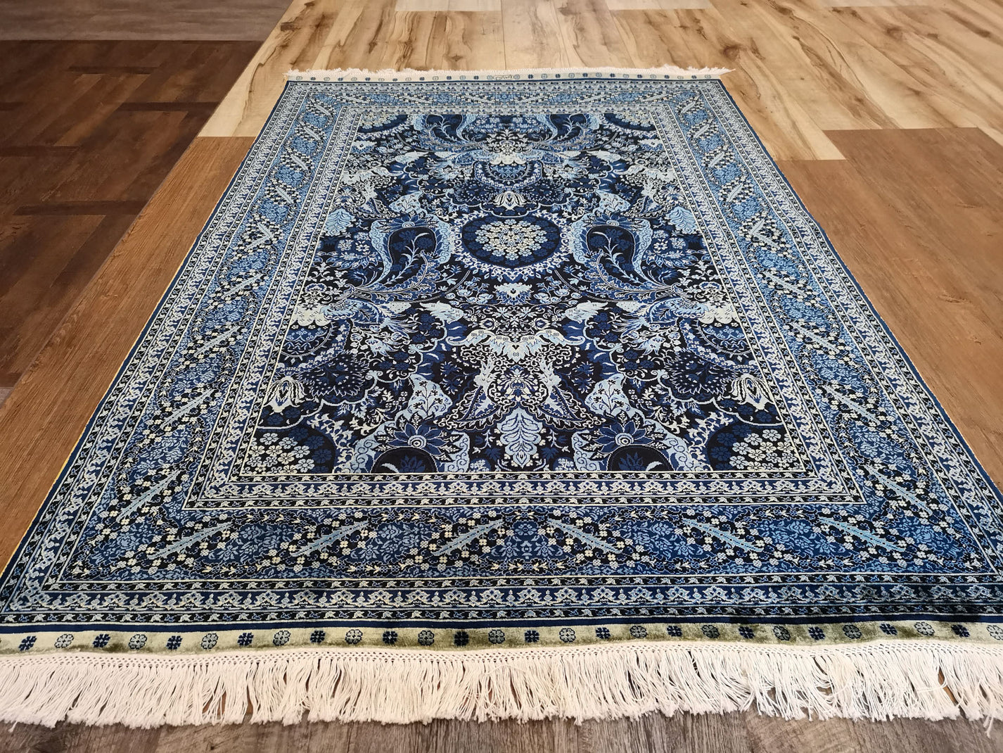 Hand-Knotted Chinese Qom Silk Rug - Ref: 2673 - 183 x 125cm – Little-Persia