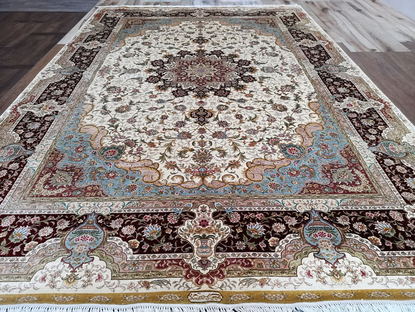 Hand-Knotted Chinese Qom Silk Rug - Ref: 2676 - 275 x 186cm – Little-Persia