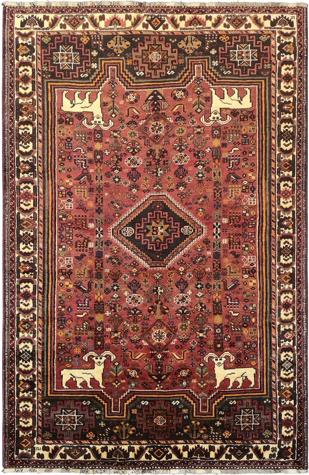 A Guide to Shiraz Rugs: The Essence of Nomadic Artistry – Little-Persia