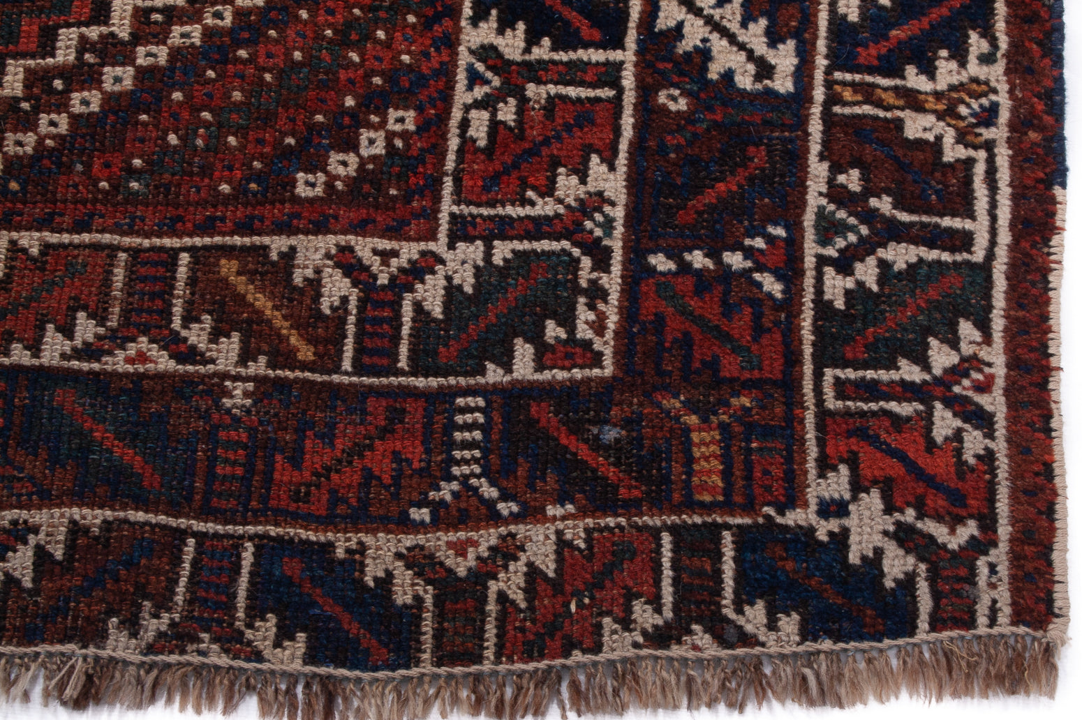 Hand-Knotted Antique Persian Shiraz Square Rug - Ref: 3271 - 175 x ...